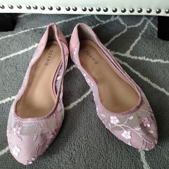 torrid | Shoes | Torrid Pink Embroidered Floral Ballet Flats | Poshmark